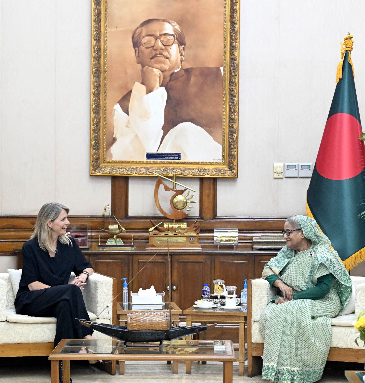 H&M Group CEO in Bangladesh to jointly work on climate solutions - H&M ...